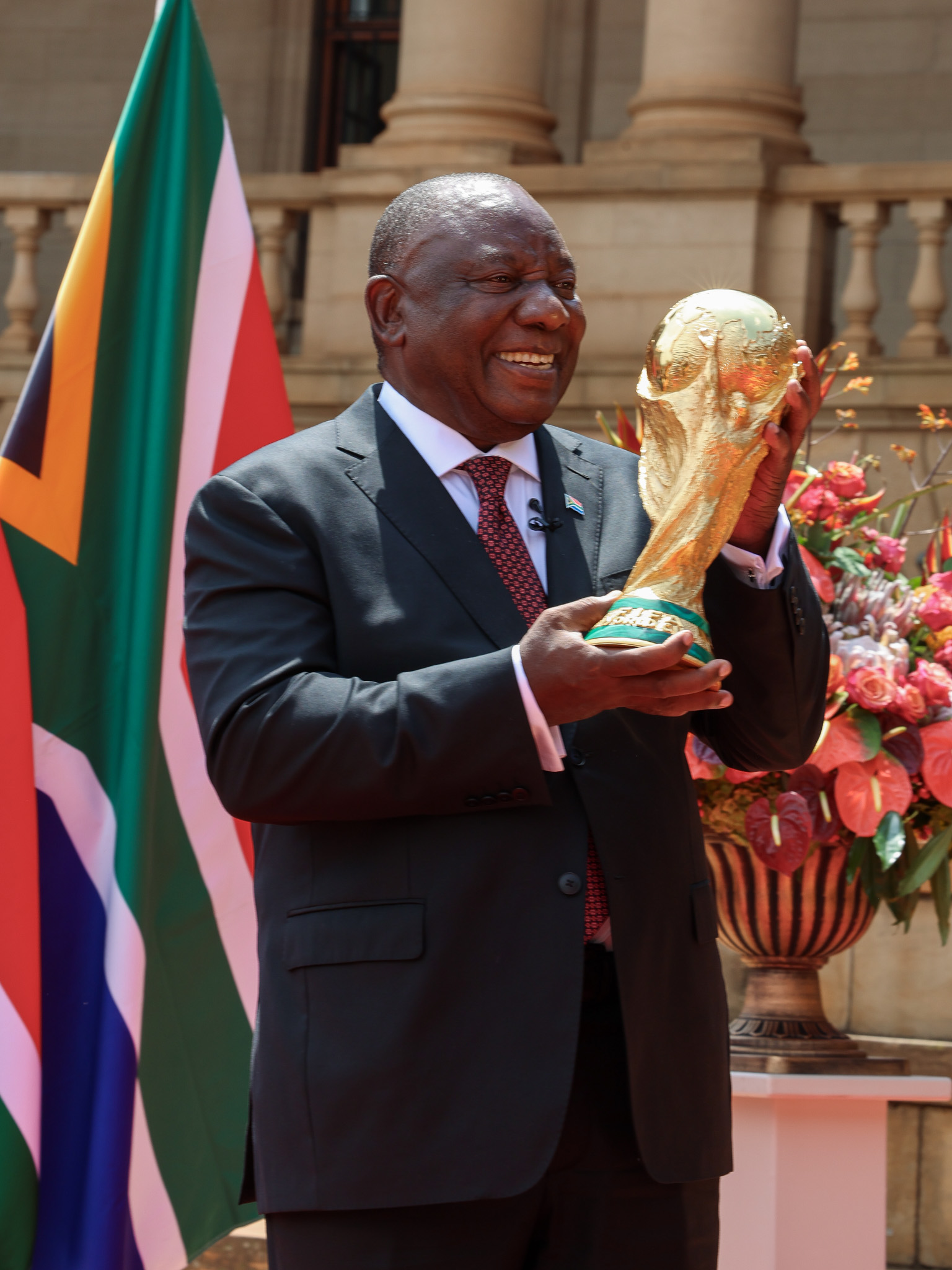 President Ramaphosa welcomes FIFA World Cup Trophy to South Africa ...